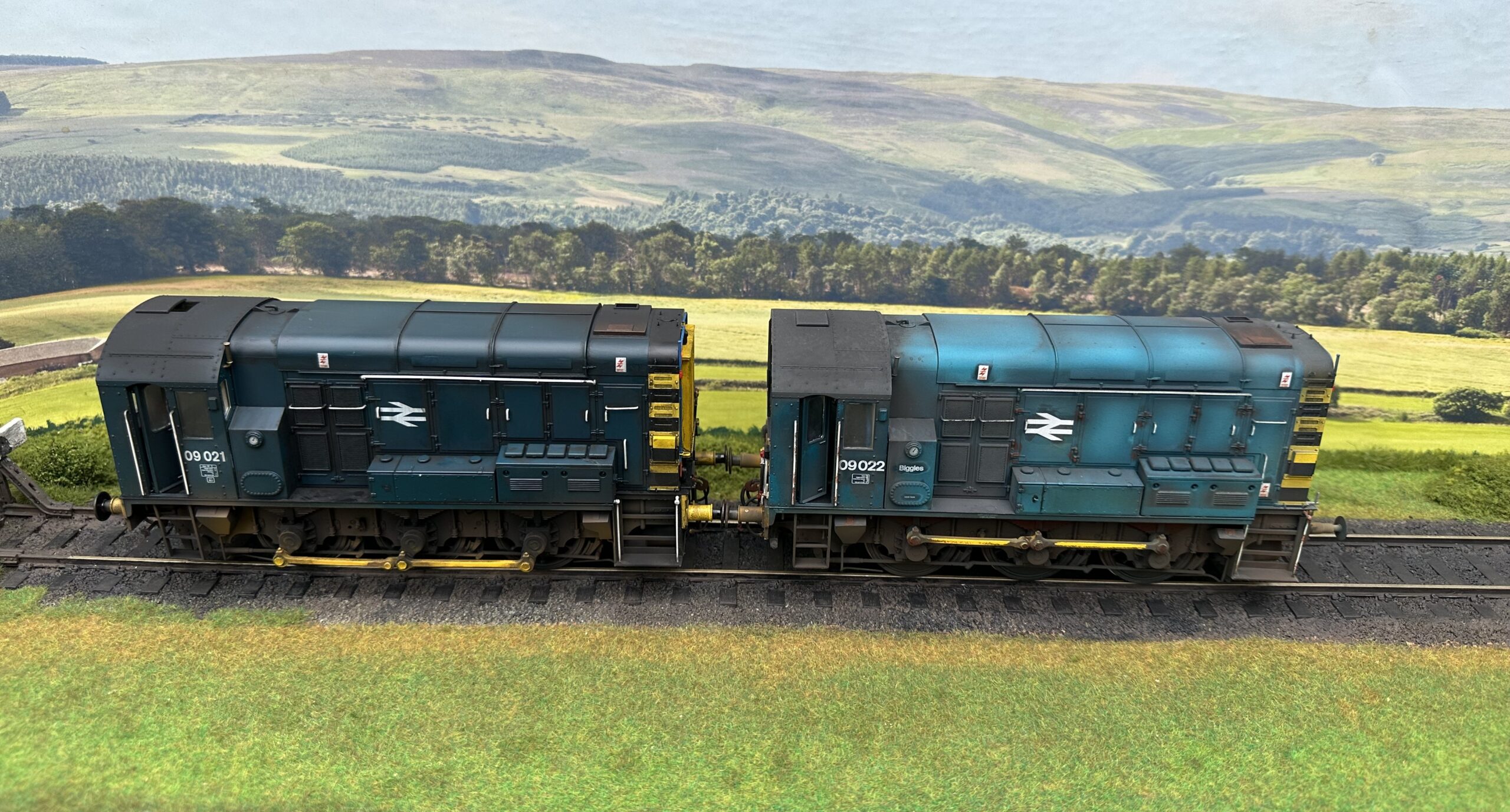 The two 09 shunters – side by side | Kelvins Railway Models